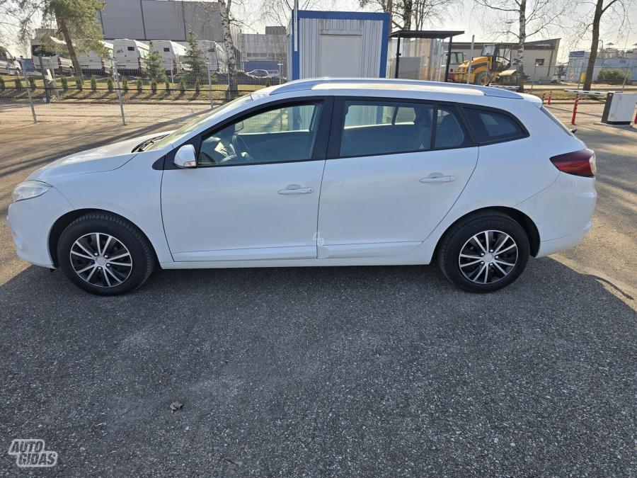 White Renault Megane 2010 in Marijampole, with an engine capacity of 1.60 L and mileage of 253 thousand km for 2750 €, photo 6 on AUTOMOTO.COM.LV