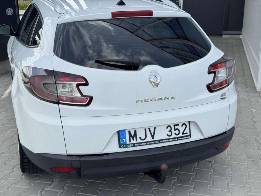 White Renault Megane 2010 in Vilnius, with an engine capacity of 1.87 L and mileage of 241 thousand km for 2200 €, photo 6 on AUTOMOTO.COM.LV