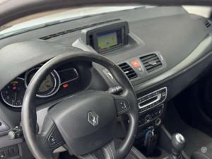 White Renault Megane 2010 in Vilnius, with an engine capacity of 1.87 L and mileage of 241 thousand km for 2200 €, photo 9 on AUTOMOTO.COM.LV