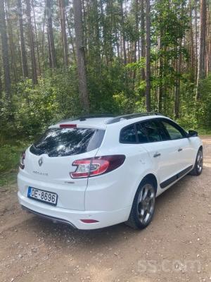 White Renault Megane 2010 in Jurmala, with an engine capacity of 2.00 L and mileage of 256 thousand km for 4000 €, photo 3 on AUTOMOTO.COM.LV