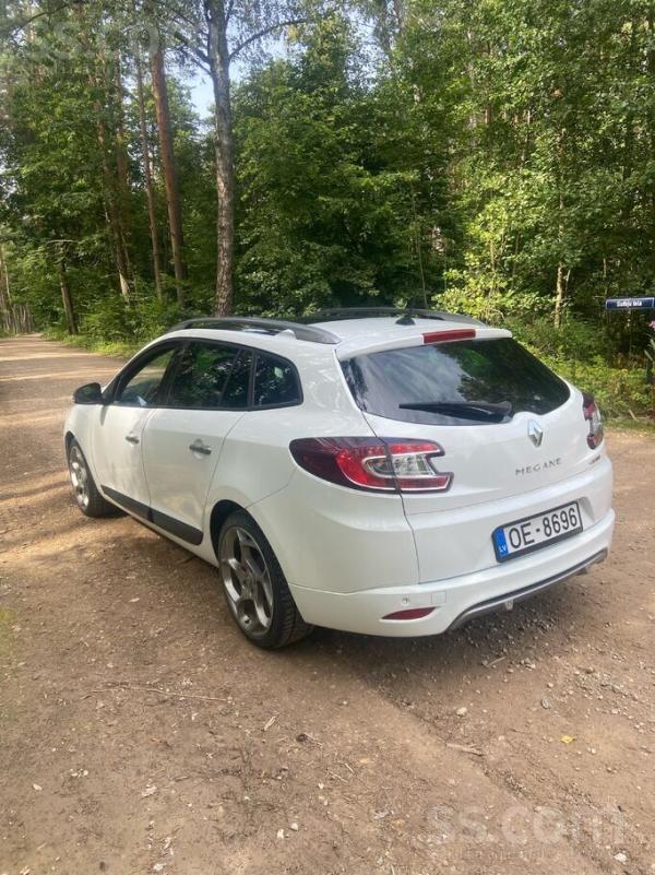 White Renault Megane 2010 in Jurmala, with an engine capacity of 2.00 L and mileage of 256 thousand km for 4000 €, photo 3 on AUTOMOTO.COM.LV