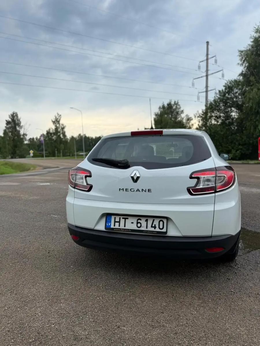 White Renault Megane 2011 in Riga, with an engine capacity of 1.50 L and mileage of 189 thousand km for 2800 €, photo 4 on AUTOMOTO.COM.LV