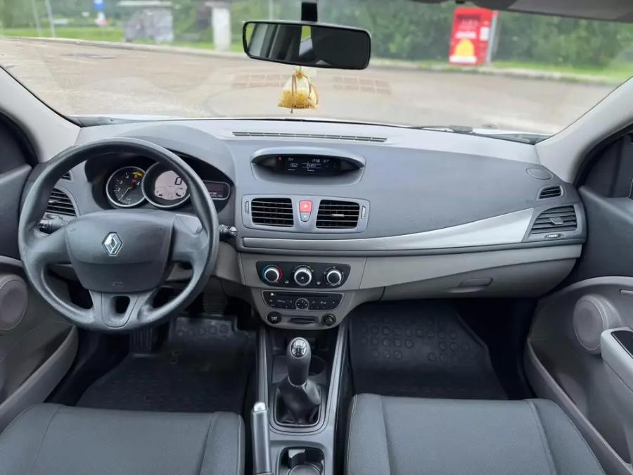 White Renault Megane 2011 in Riga, with an engine capacity of 1.50 L and mileage of 189 thousand km for 2800 €, photo 10 on AUTOMOTO.COM.LV