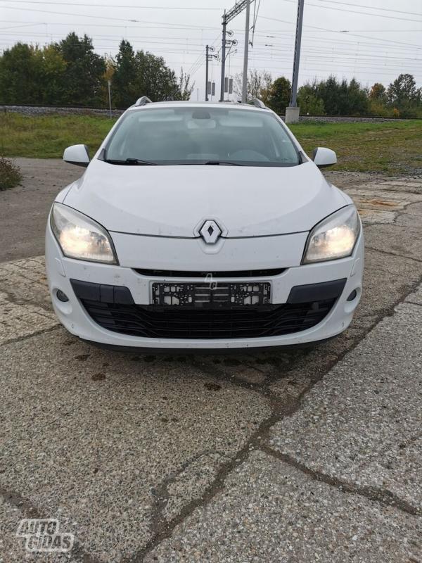 Рено Меган 2011 в Тельшяй на AUTOMOTO.COM.LV Белый Рено Меган 2011 в Тельшяй, объемом двигателя 1.50 л и пробегом 346 тыс. км за 1999 €, фото 9 на AUTOMOTO.COM.LV