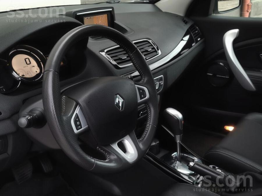 Balts Renault Megane 2012 Rīga, ar dzinēja tilpumu 1.50 L un nobraukumu 171 tūkst. km par 4490 €, foto 22 vietnē AUTOMOTO.COM.LV