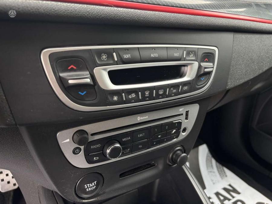 Balts Renault Megane 2012 Utena, ar dzinēja tilpumu 1.50 L un nobraukumu 216 tūkst. km par 3350 €, foto 18 vietnē AUTOMOTO.COM.LV