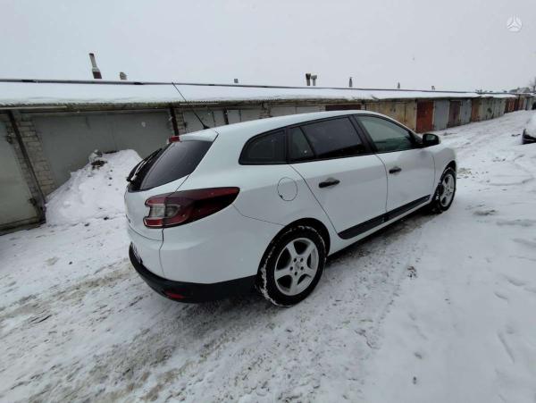 Balts Renault Megane 2013 Kauņa, ar dzinēja tilpumu 1.50 L un nobraukumu 301 tūkst. km par 2250 €, foto 3 vietnē AUTOMOTO.COM.LV