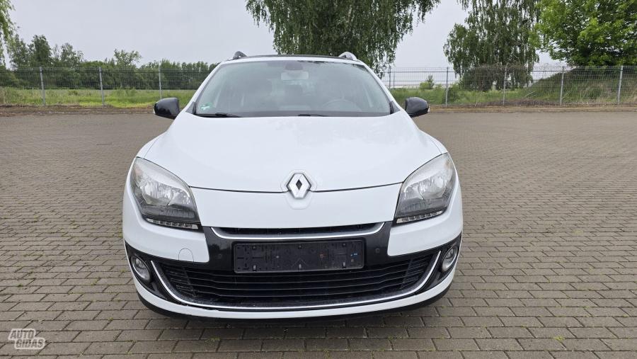 White Renault Megane 2013 in Marijampole, with an engine capacity of 1.50 L and mileage of 267 thousand km for 3950 €, photo 4 on AUTOMOTO.COM.LV