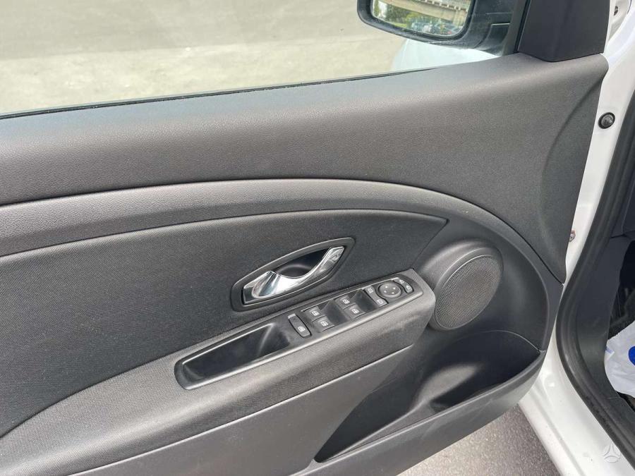Balts Renault Megane 2013 Kauņa, ar dzinēja tilpumu 1.46 L un nobraukumu 246 tūkst. km par 3450 €, foto 17 vietnē AUTOMOTO.COM.LV