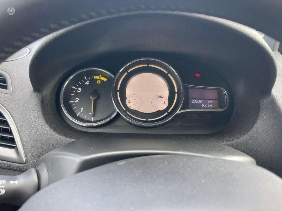 Balts Renault Megane 2013 Kauņa, ar dzinēja tilpumu 1.46 L un nobraukumu 246 tūkst. km par 3450 €, foto 20 vietnē AUTOMOTO.COM.LV