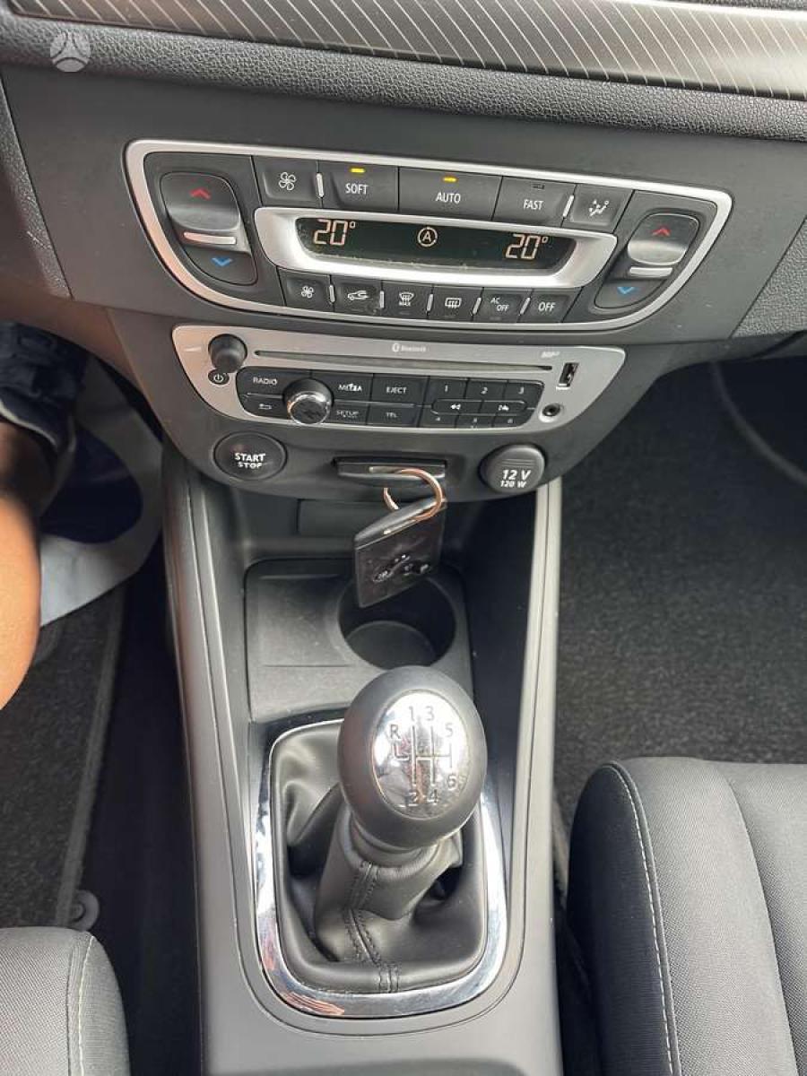 Balts Renault Megane 2013 Kauņa, ar dzinēja tilpumu 1.46 L un nobraukumu 246 tūkst. km par 3450 €, foto 22 vietnē AUTOMOTO.COM.LV