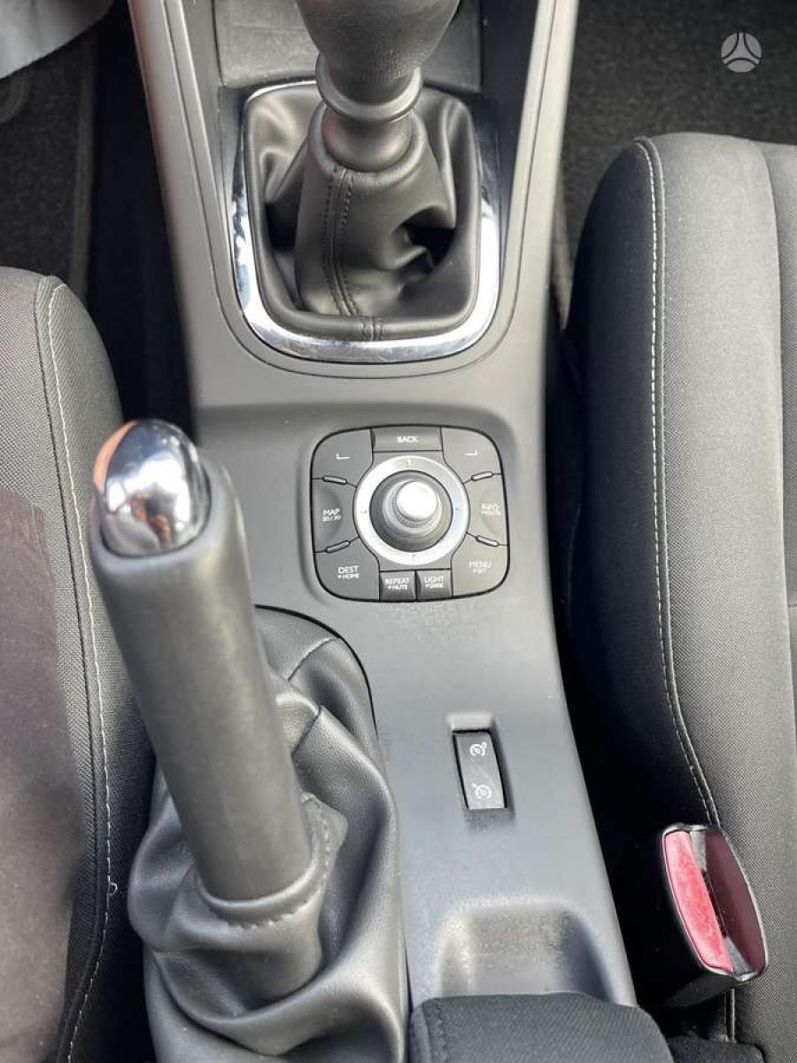 Balts Renault Megane 2013 Kauņa, ar dzinēja tilpumu 1.46 L un nobraukumu 246 tūkst. km par 3450 €, foto 23 vietnē AUTOMOTO.COM.LV