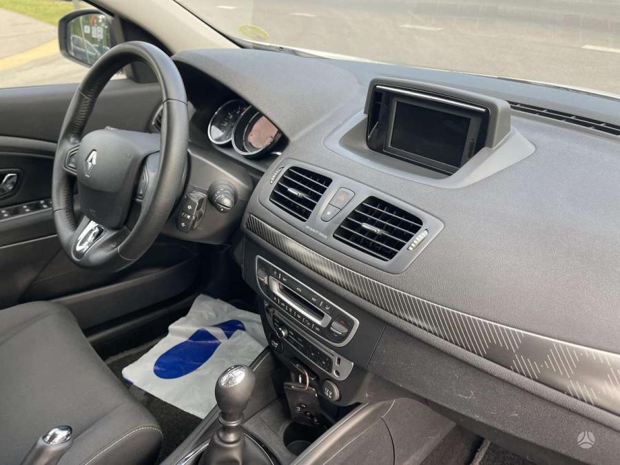 Balts Renault Megane 2013 Kauņa, ar dzinēja tilpumu 1.46 L un nobraukumu 246 tūkst. km par 3450 €, foto 29 vietnē AUTOMOTO.COM.LV