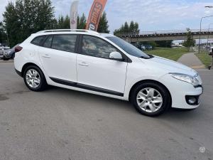 White Renault Megane 2013 in Kaunas, with an engine capacity of 1.46 L and mileage of 246 thousand km for 3450 €, photo 8 on AUTOMOTO.COM.LV