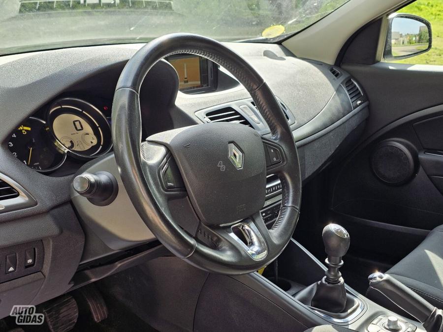 Balts Renault Megane 2013 Ariogala, ar dzinēja tilpumu 1.50 L un nobraukumu 266 tūkst. km par 3500 €, foto 12 vietnē AUTOMOTO.COM.LV