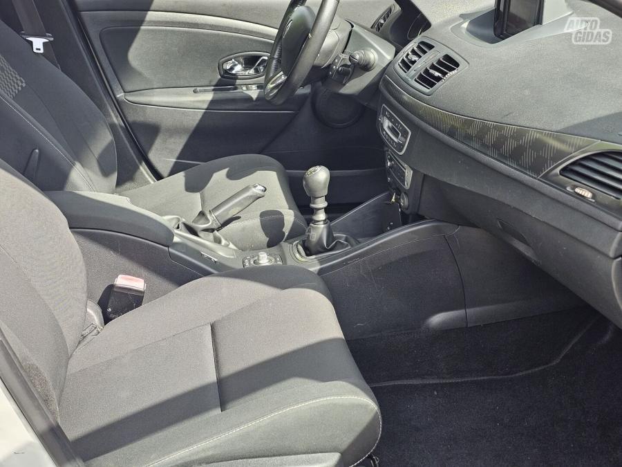 Balts Renault Megane 2013 Ariogala, ar dzinēja tilpumu 1.50 L un nobraukumu 266 tūkst. km par 3500 €, foto 14 vietnē AUTOMOTO.COM.LV