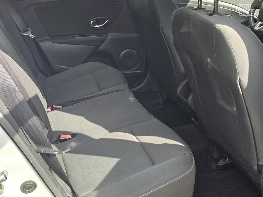 Balts Renault Megane 2013 Ariogala, ar dzinēja tilpumu 1.50 L un nobraukumu 266 tūkst. km par 3500 €, foto 21 vietnē AUTOMOTO.COM.LV