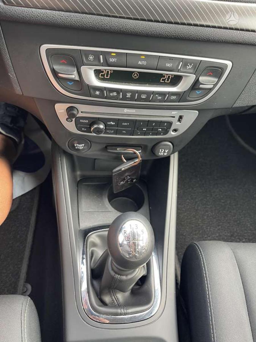 Balts Renault Megane 2013 Kauņa, ar dzinēja tilpumu 1.46 L un nobraukumu 246 tūkst. km par 2950 €, foto 22 vietnē AUTOMOTO.COM.LV