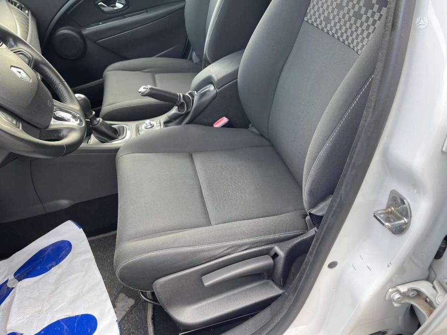 Balts Renault Megane 2013 Kauņa, ar dzinēja tilpumu 1.46 L un nobraukumu 246 tūkst. km par 2950 €, foto 25 vietnē AUTOMOTO.COM.LV