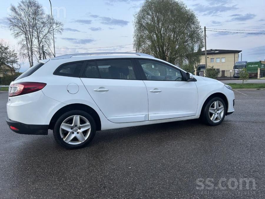 Balts Renault Megane 2014 Bauska, ar dzinēja tilpumu 1.50 L un nobraukumu 302 tūkst. km par 4000 €, foto 5 vietnē AUTOMOTO.COM.LV