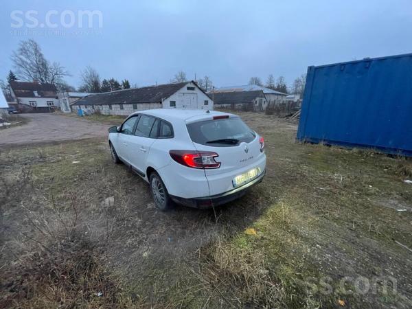 Balts Renault Megane 2014 Rīga, ar dzinēja tilpumu 1.50 L un nobraukumu 731 tūkst. km par 1250 €, foto 5 vietnē AUTOMOTO.COM.LV