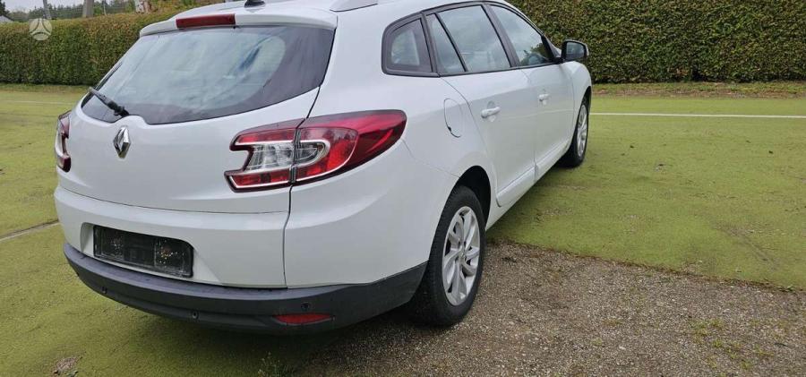 White Renault Megane 2014 in Ukmerge, with an engine capacity of 1.50 L and mileage of 225 thousand km for 4400 €, photo 5 on AUTOMOTO.COM.LV