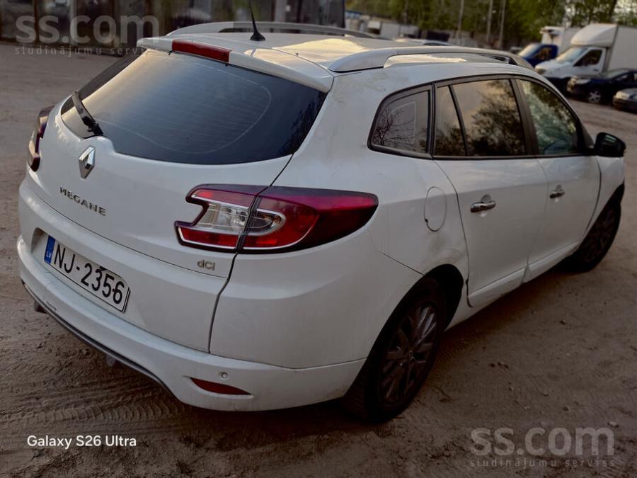 Balts Renault Megane 2014 Rīga, ar dzinēja tilpumu 1.50 L un nobraukumu 230 tūkst. km par 1200 €, foto 4 vietnē AUTOMOTO.COM.LV