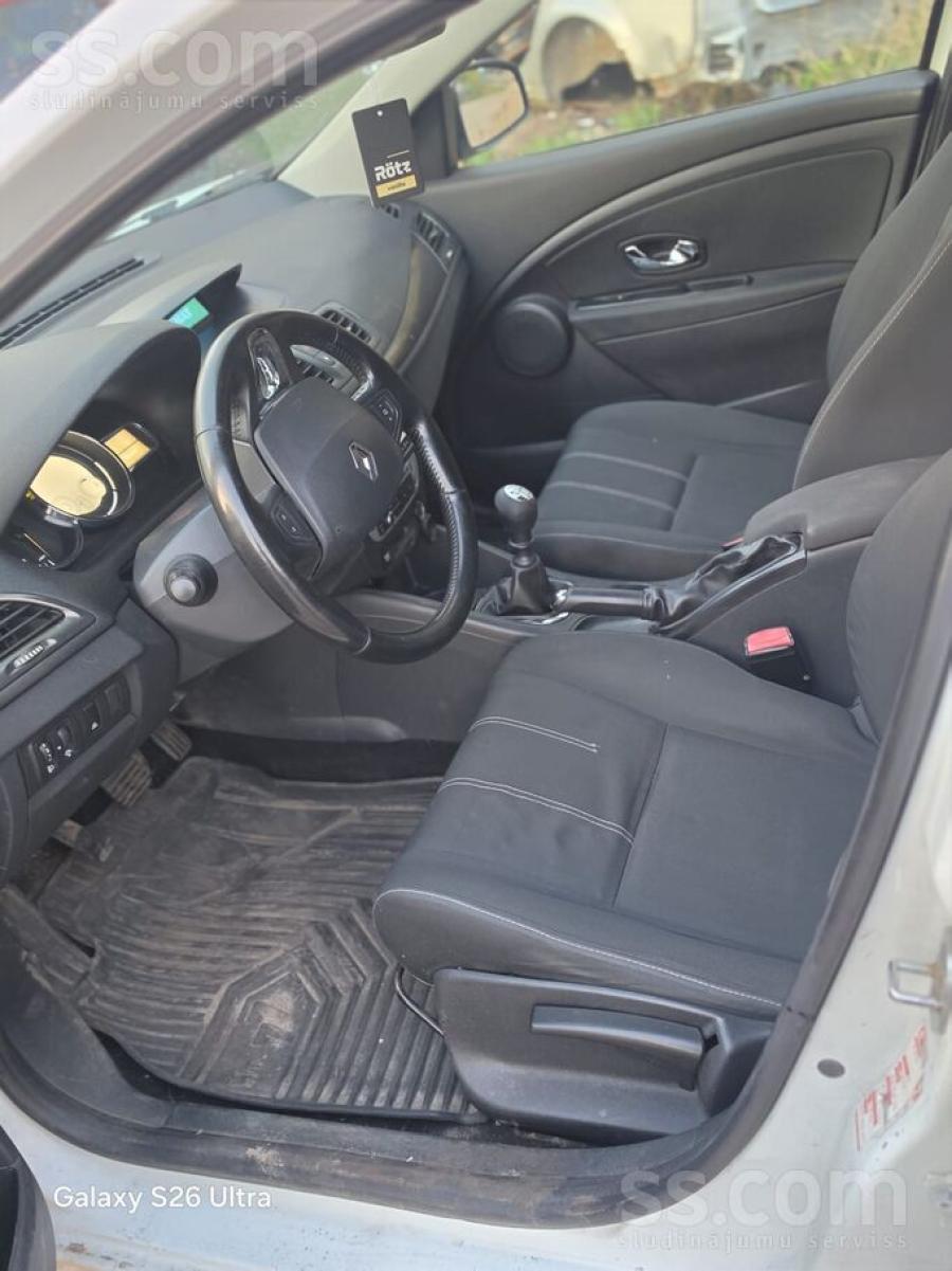 Balts Renault Megane 2014 Rīga, ar dzinēja tilpumu 1.50 L un nobraukumu 230 tūkst. km par 1200 €, foto 6 vietnē AUTOMOTO.COM.LV