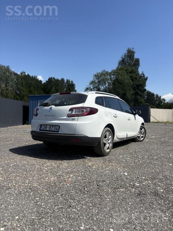 White Renault Megane 2014 in Riga, with an engine capacity of 1.50 L and mileage of 0 thousand km for 2100 €, photo 4 on AUTOMOTO.COM.LV