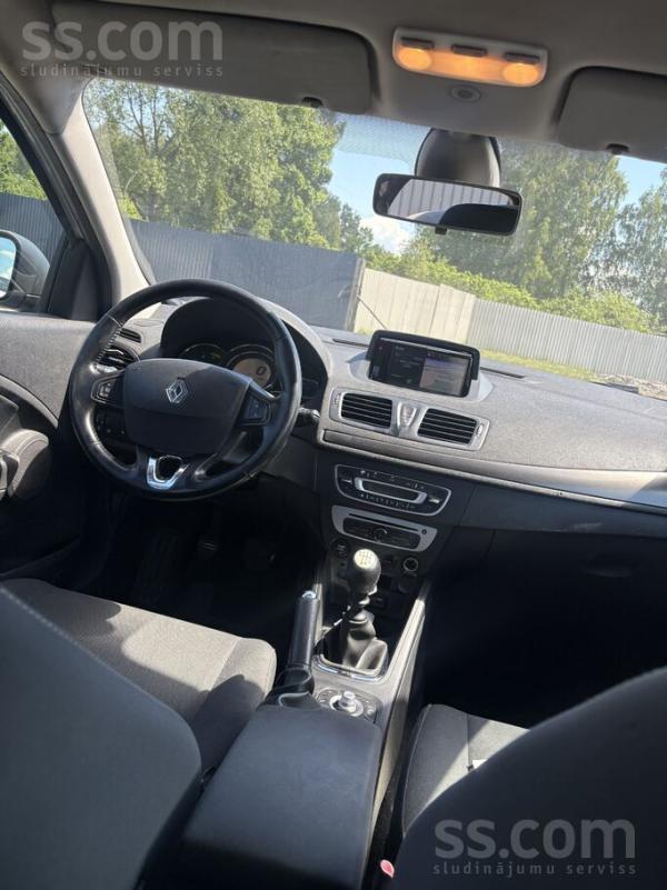 White Renault Megane 2014 in Riga, with an engine capacity of 1.50 L and mileage of 0 thousand km for 2100 €, photo 5 on AUTOMOTO.COM.LV