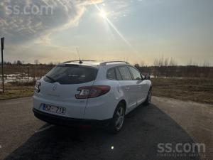 White Renault Megane 2014 in Bauska, with an engine capacity of 1.50 L and mileage of 311 thousand km for 3300 €, photo 6 on AUTOMOTO.COM.LV