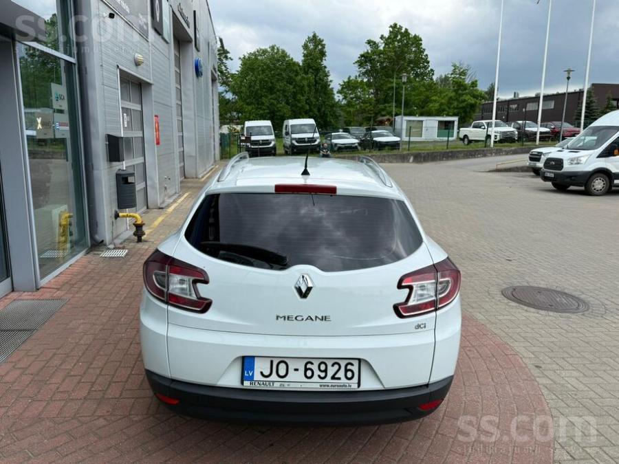 White Renault Megane 2014 in Valmiera, with an engine capacity of 1.50 L and mileage of 204 thousand km for 4999 €, photo 5 on AUTOMOTO.COM.LV