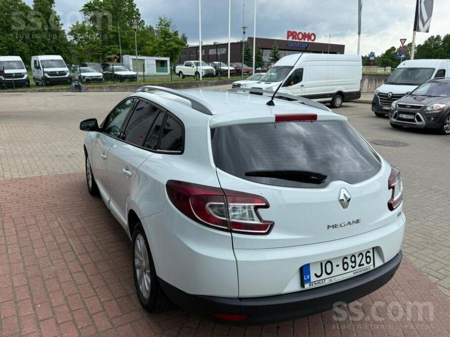 White Renault Megane 2014 in Valmiera, with an engine capacity of 1.50 L and mileage of 204 thousand km for 4999 €, photo 6 on AUTOMOTO.COM.LV