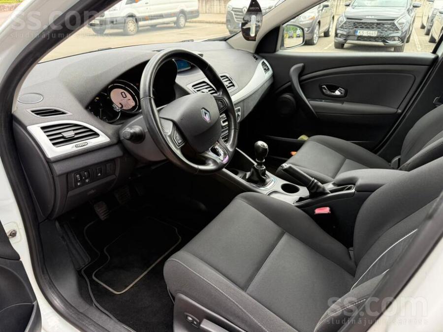 White Renault Megane 2014 in Valmiera, with an engine capacity of 1.50 L and mileage of 204 thousand km for 4999 €, photo 9 on AUTOMOTO.COM.LV