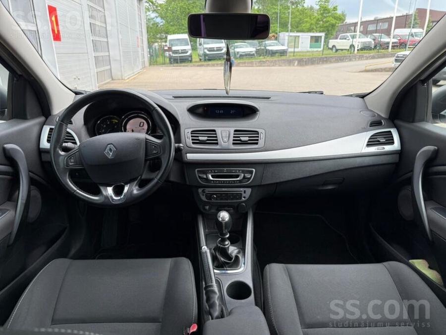 White Renault Megane 2014 in Valmiera, with an engine capacity of 1.50 L and mileage of 204 thousand km for 4999 €, photo 11 on AUTOMOTO.COM.LV