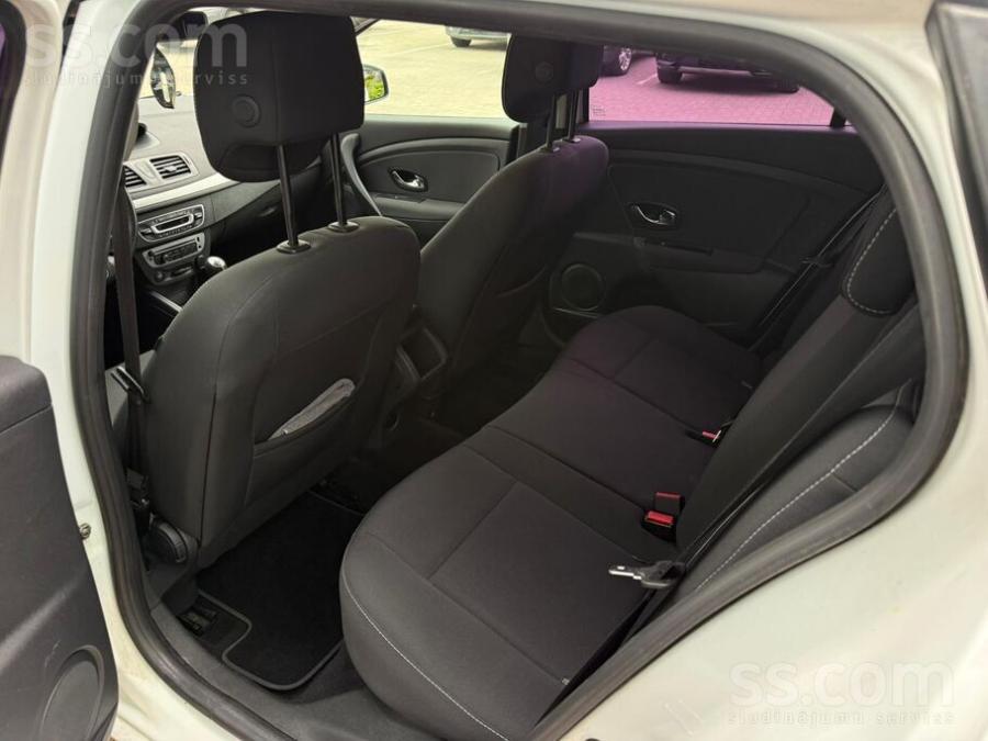 White Renault Megane 2014 in Valmiera, with an engine capacity of 1.50 L and mileage of 204 thousand km for 4999 €, photo 14 on AUTOMOTO.COM.LV