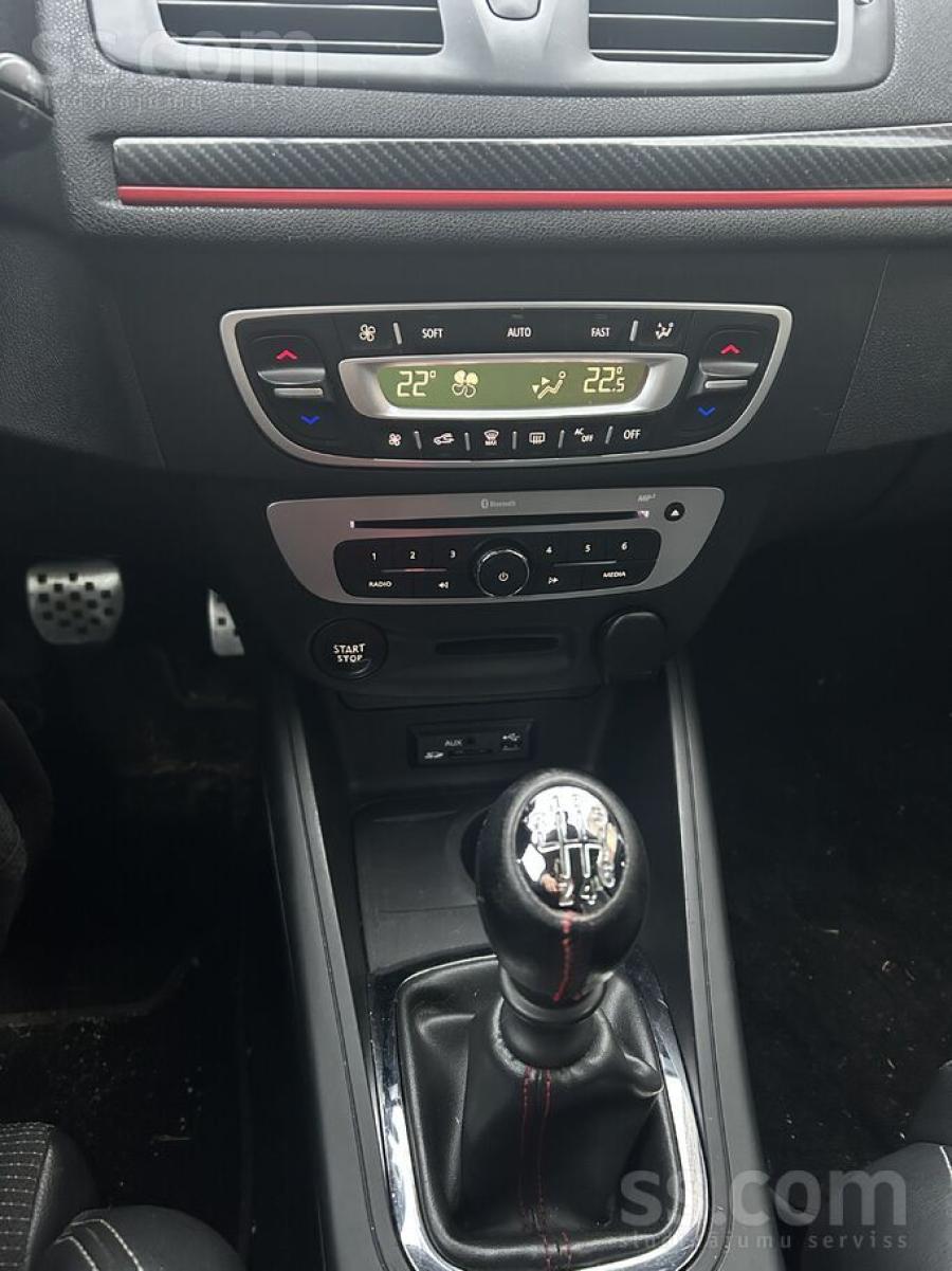 Balts Renault Megane 2014 Ventspils, ar dzinēja tilpumu 1.50 L un nobraukumu 347 tūkst. km par 3900 €, foto 8 vietnē AUTOMOTO.COM.LV