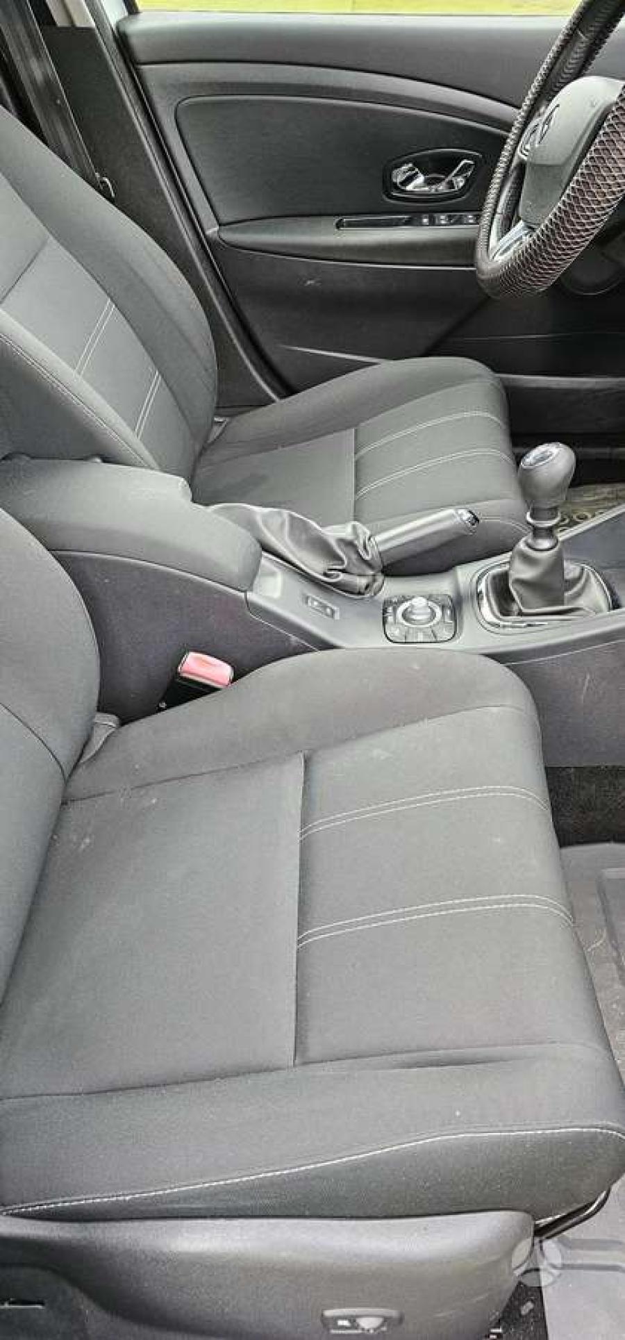 White Renault Megane 2014 in Ukmerge, with an engine capacity of 1.50 L and mileage of 224 thousand km for 4700 €, photo 7 on AUTOMOTO.COM.LV