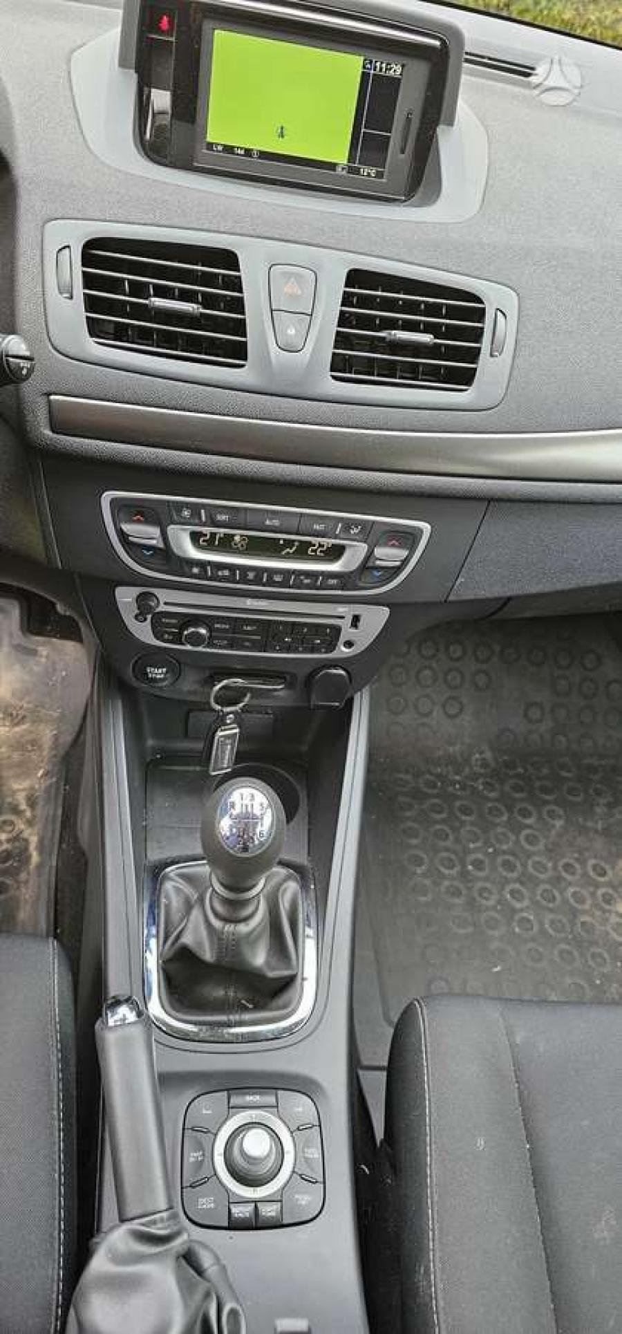 White Renault Megane 2014 in Ukmerge, with an engine capacity of 1.50 L and mileage of 224 thousand km for 4700 €, photo 15 on AUTOMOTO.COM.LV