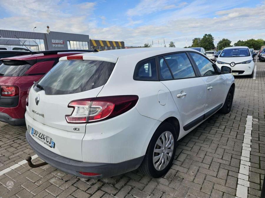 Balts Renault Megane 2014 Tauragė, ar dzinēja tilpumu 1.50 L un nobraukumu 272 tūkst. km par 2900 €, foto 8 vietnē AUTOMOTO.COM.LV