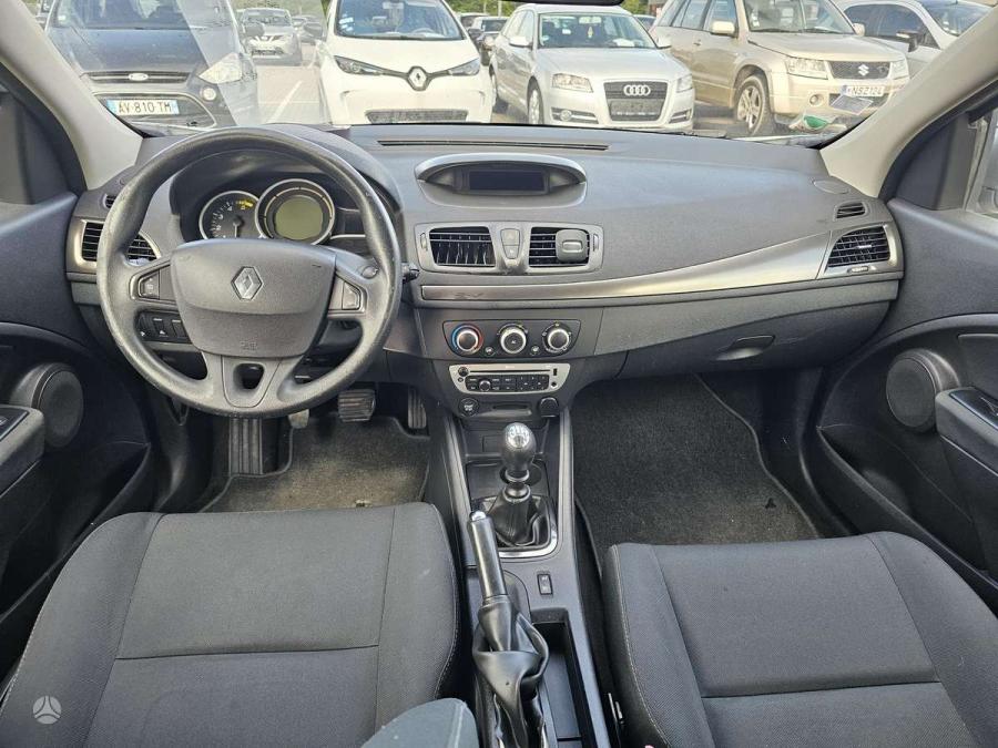 Balts Renault Megane 2014 Tauragė, ar dzinēja tilpumu 1.50 L un nobraukumu 272 tūkst. km par 2900 €, foto 13 vietnē AUTOMOTO.COM.LV
