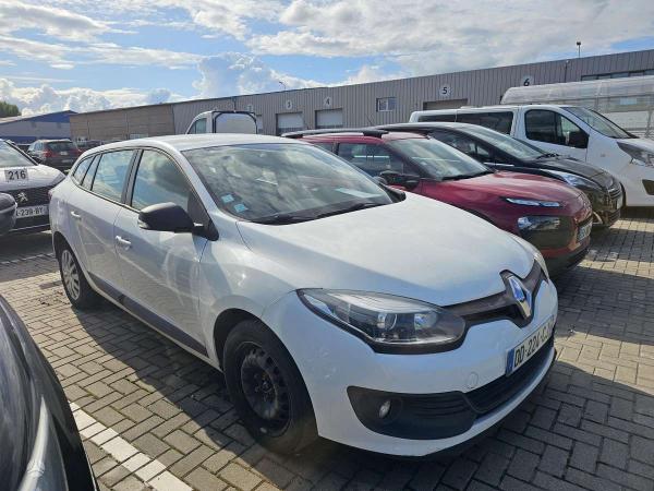 White Renault Megane 2014 in Taurage, with an engine capacity of 1.50 L and mileage of 268 thousand km for 2700 €, photo 5 on AUTOMOTO.COM.LV