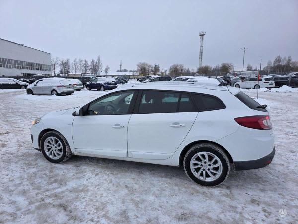 White Renault Megane 2015 in Marijampole, with an engine capacity of 1.46 L and mileage of 238 thousand km for 3990 €, photo 5 on AUTOMOTO.COM.LV