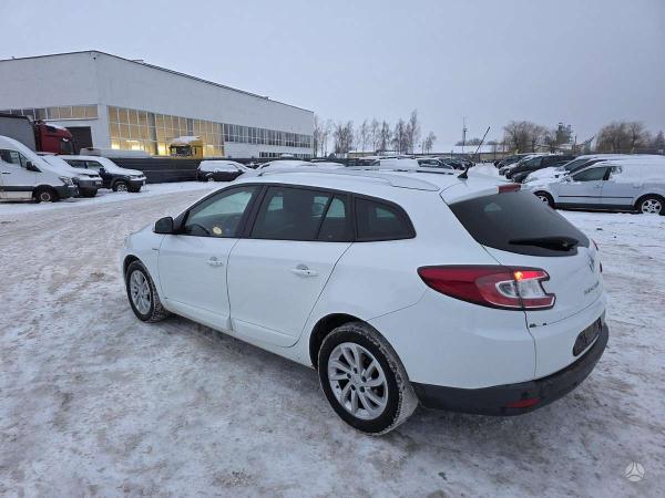 White Renault Megane 2015 in Marijampole, with an engine capacity of 1.46 L and mileage of 238 thousand km for 3990 €, photo 6 on AUTOMOTO.COM.LV