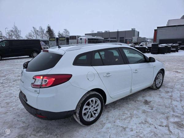 White Renault Megane 2015 in Marijampole, with an engine capacity of 1.46 L and mileage of 238 thousand km for 3990 €, photo 8 on AUTOMOTO.COM.LV