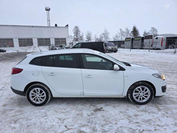 White Renault Megane 2015 in Marijampole, with an engine capacity of 1.46 L and mileage of 238 thousand km for 3990 €, photo 10 on AUTOMOTO.COM.LV
