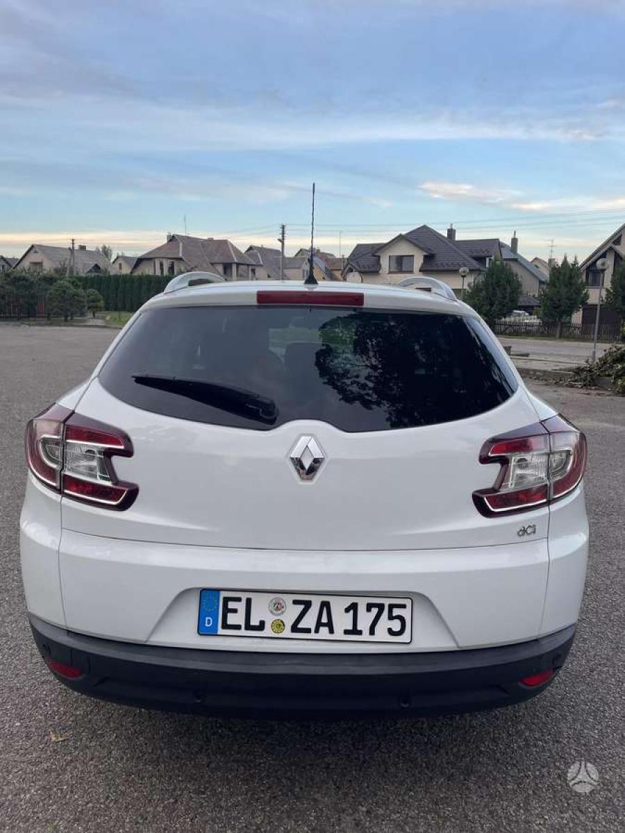 White Renault Megane 2015 in Alytus, with an engine capacity of 1.46 L and mileage of 267 thousand km for 3100 €, photo 12 on AUTOMOTO.COM.LV