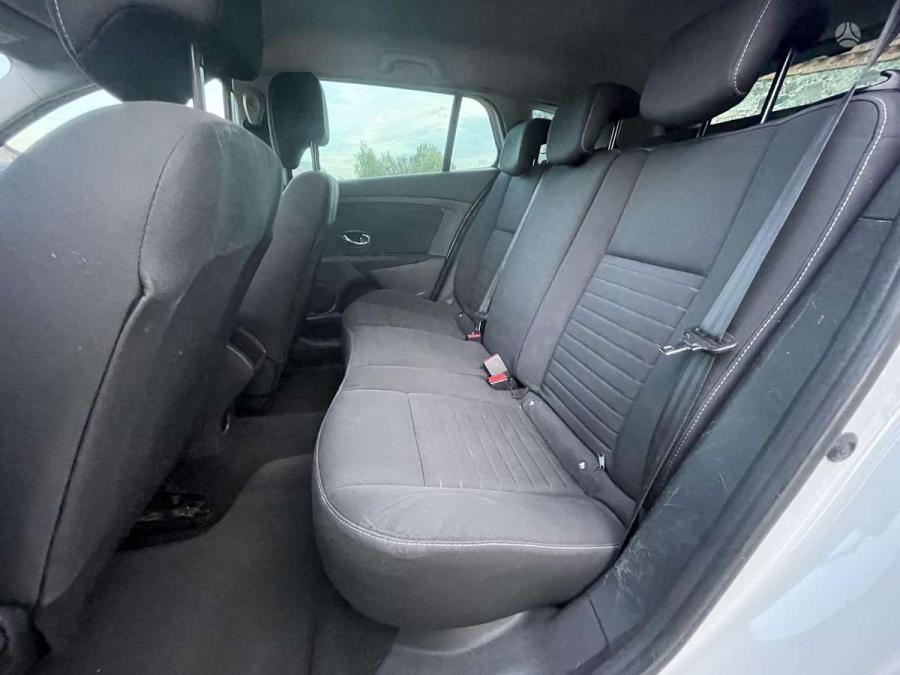White Renault Megane 2015 in Alytus, with an engine capacity of 1.46 L and mileage of 267 thousand km for 3100 €, photo 19 on AUTOMOTO.COM.LV