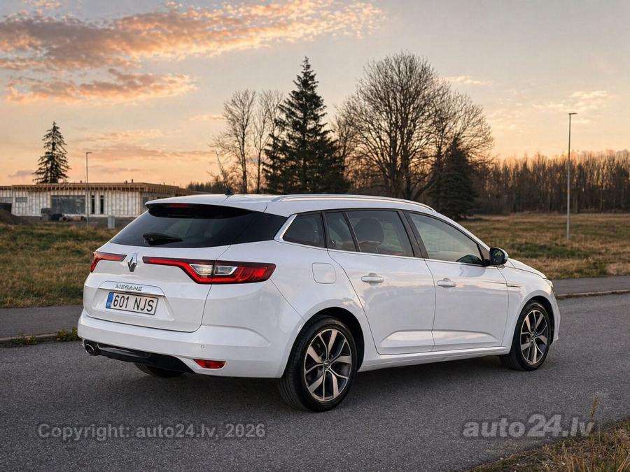 White Renault Megane 2016 in Tartu, with an engine capacity of 1.60 L and mileage of 267 thousand km for 6999 €, photo 8 on AUTOMOTO.COM.LV