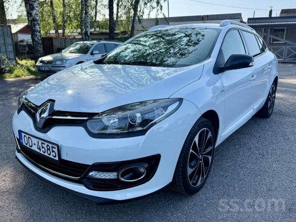 White Renault Megane 2016 in Riga, with an engine capacity of 1.60 L and mileage of 0 thousand km for 5990 €, photo 2 on AUTOMOTO.COM.LV